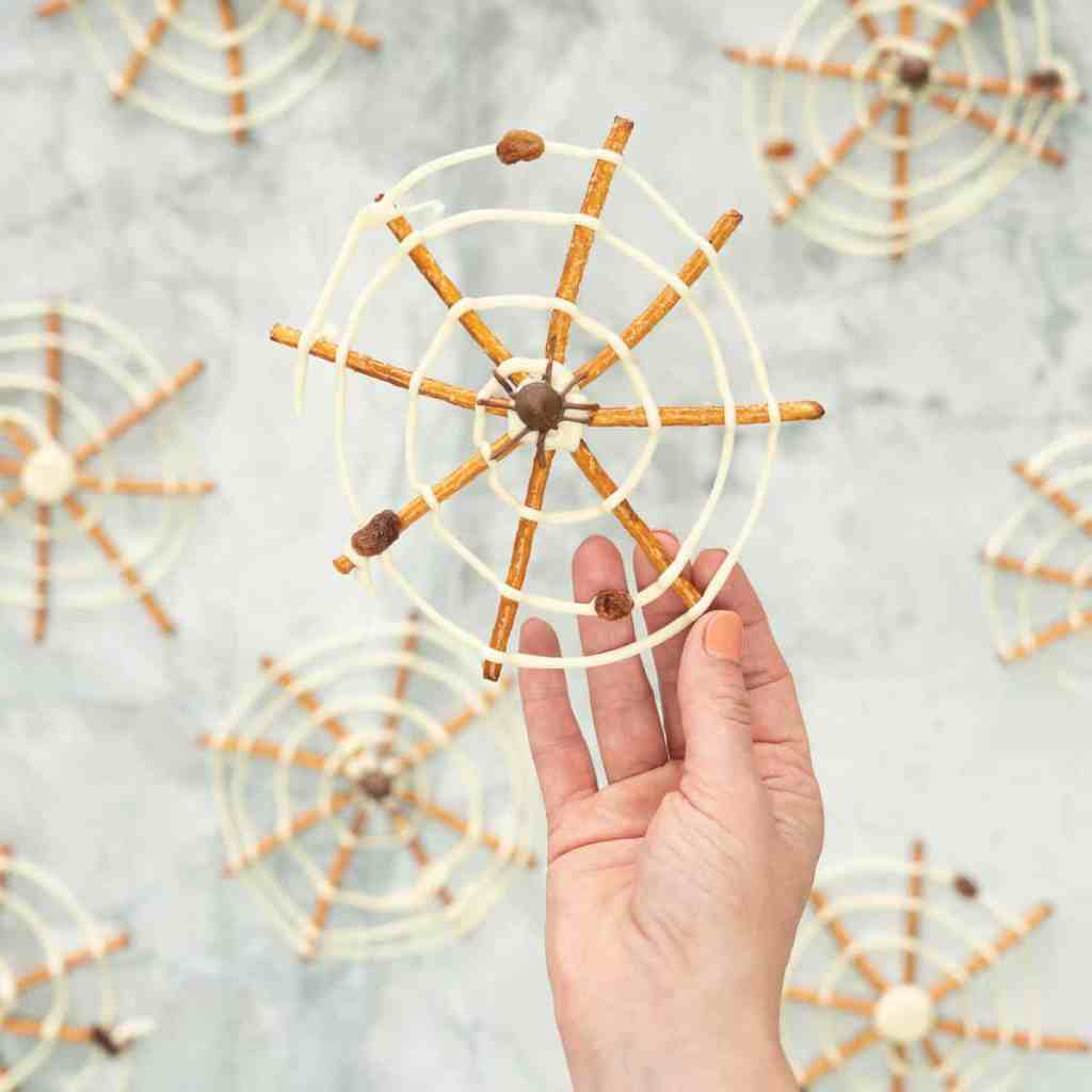 70+ Spooky & Delicious Halloween Treat Ideas That Everyone Will Love ...