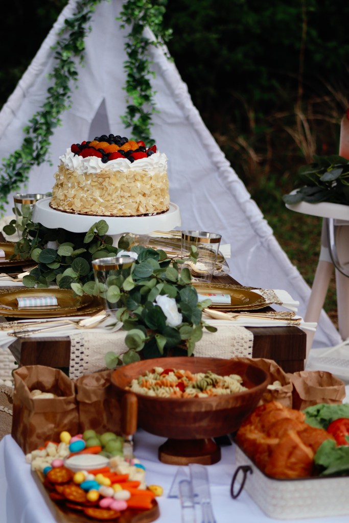 The Ultimate Guide to Hosting a Dreamy Spring Picnic – Being Ecomomical